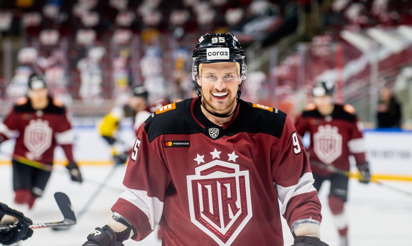 Rihards Bukarts un Skvorcovs nopelnījuši pilnvērtīgus līgumus ar ...