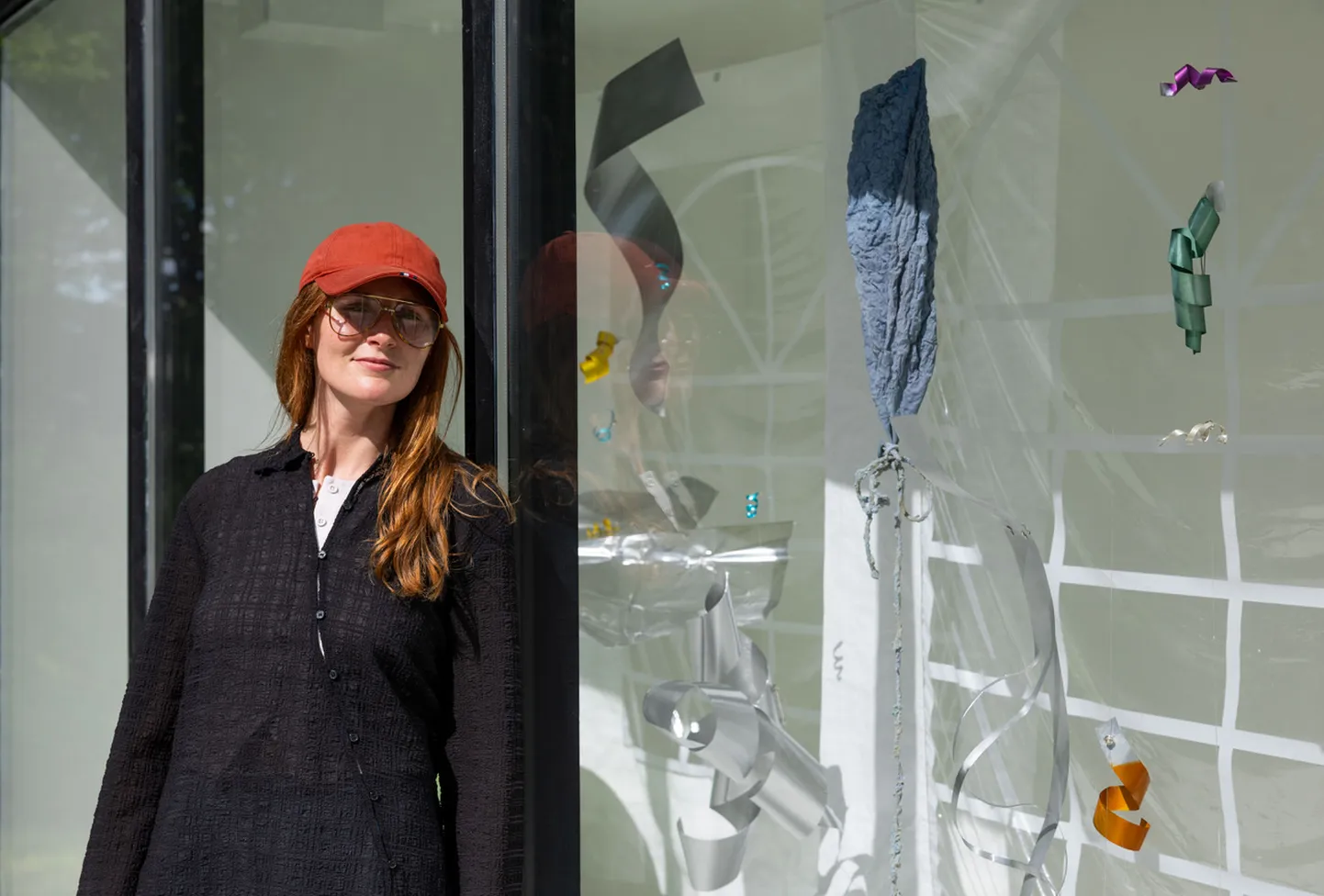 Viitina külas avati galerii ehtekunstniku isikunäitusega