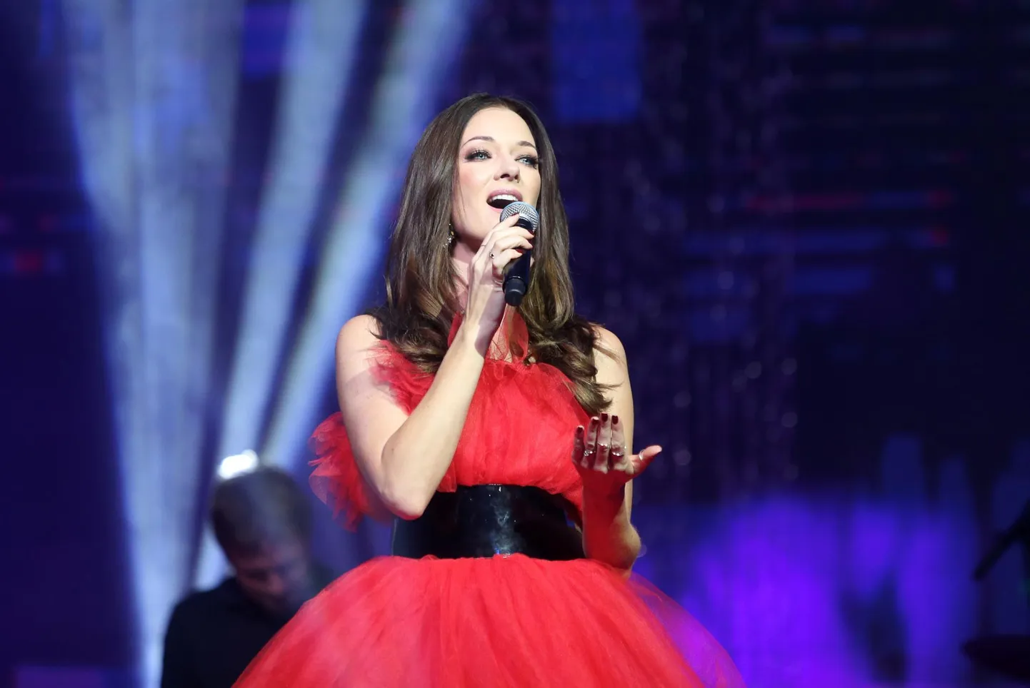 KLÕPS Teist last ootav Eda-Ines näitab beebikõhtu