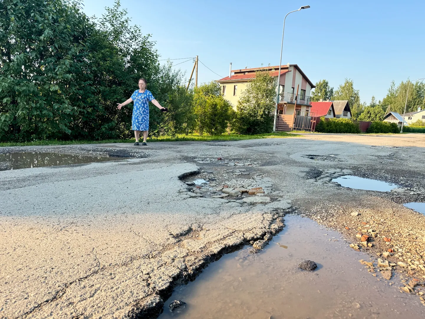 Pikaleveninud kohtuvaidlus takistab Narva kehvas seisukorras tee ...