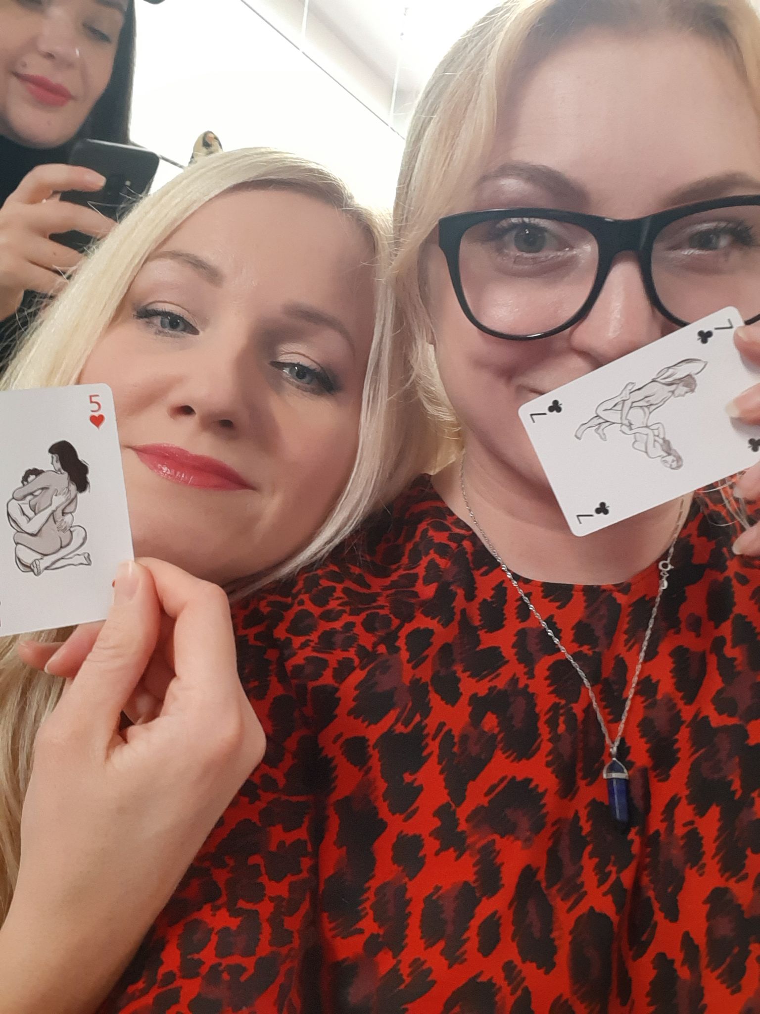 «Naistejutud». Ülistame pekke! Põhjused, miks pekine naine on olla ...