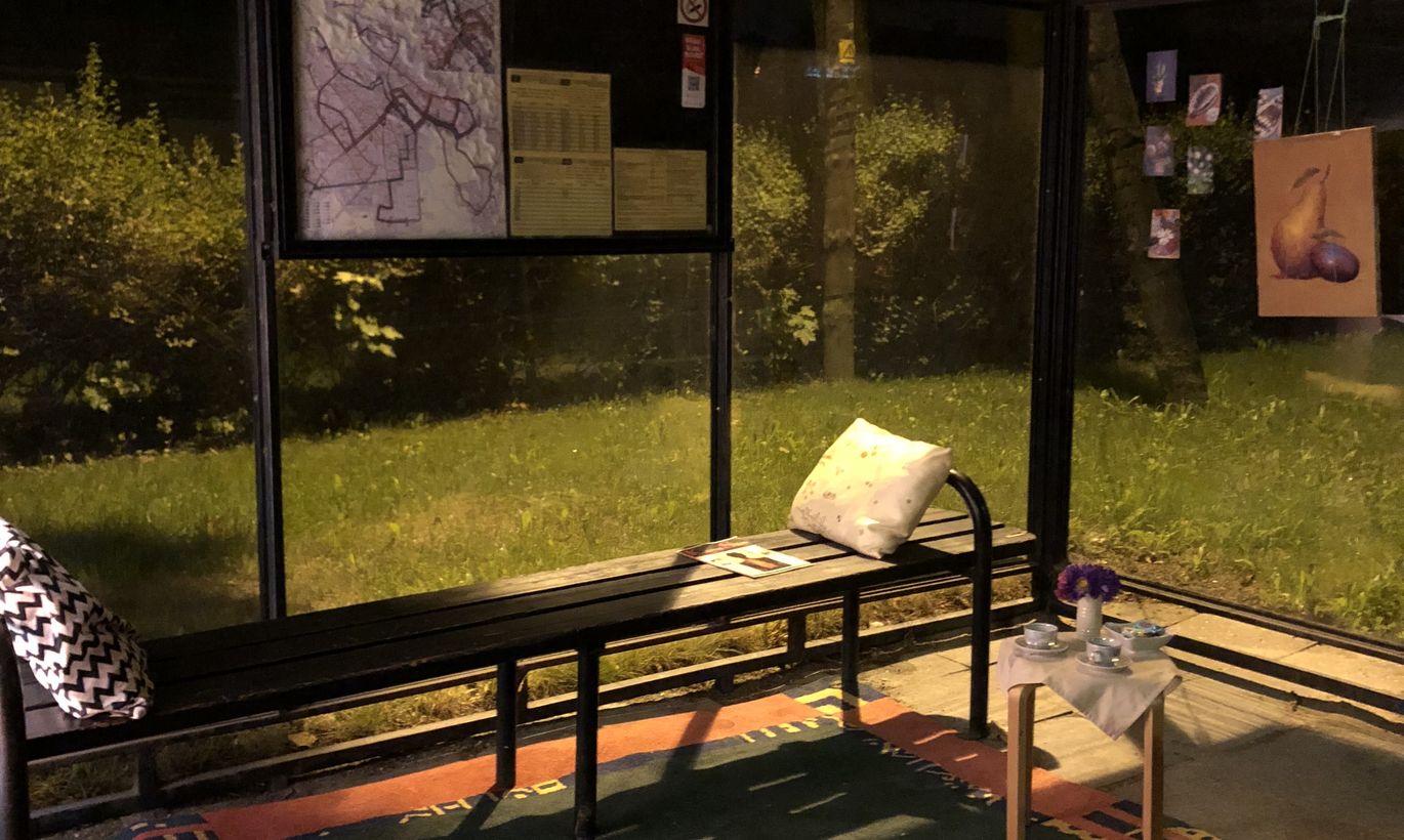 Piltuudis: bussipeatus ehiti hubaseks elutoaks - Uudised - Tartu Postimees