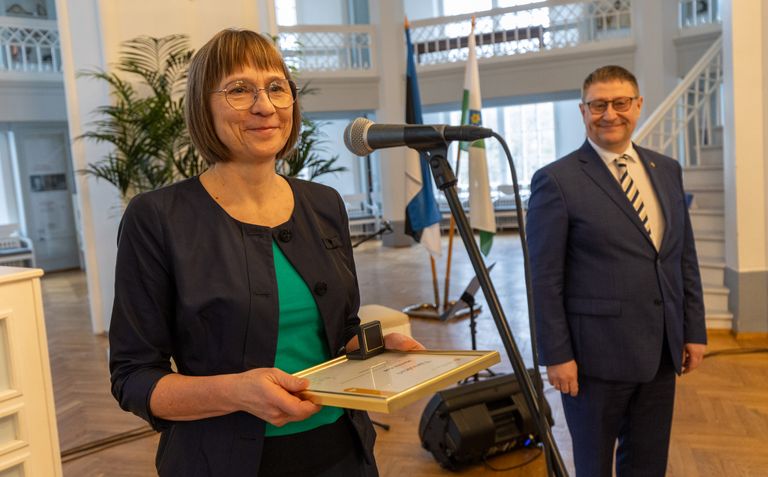 GALERII Kuldse Tammeoksa saajad Aare Kalson, Merike Kull ja Kulvo Tamra ...