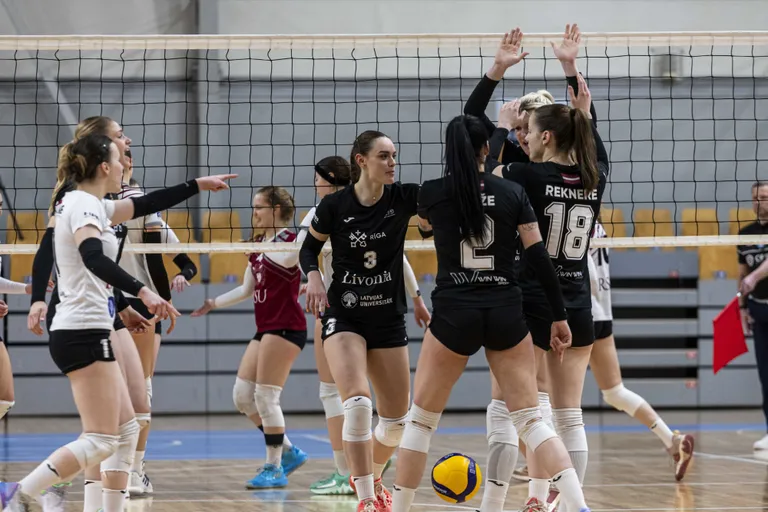 RSU/MSĢ Latvijas volejbola čempionāta finālsērijā uzvar Liepājā un ...