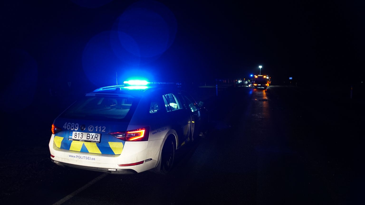 POLITSEI PALUB INIMESTE ABI Jalgratturile otsa sõitnud auto juht ...