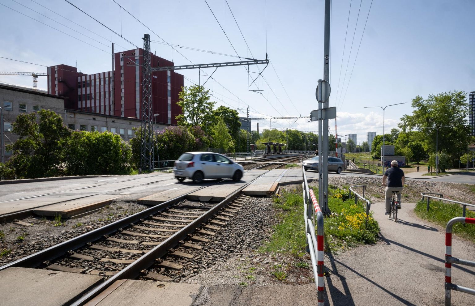 Tondi raudteeülesõit ja Hobujaama ristmik on esmaspäevast suletud