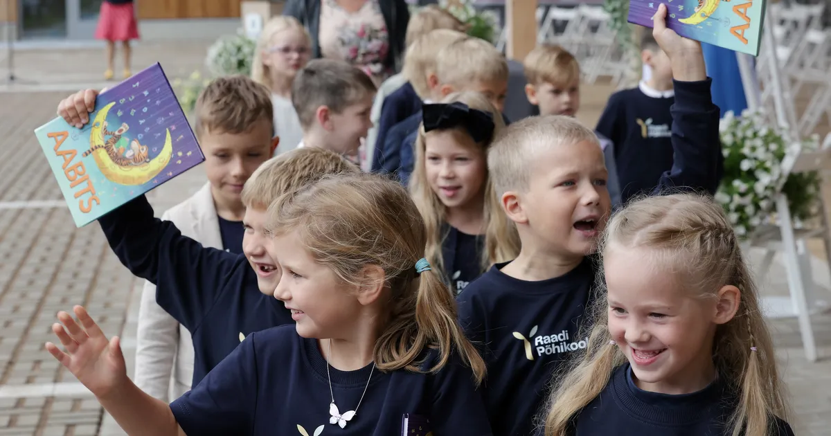 GALERII Raadil asusid lapsed õppima koolimajas, mis on vallas esimene ...