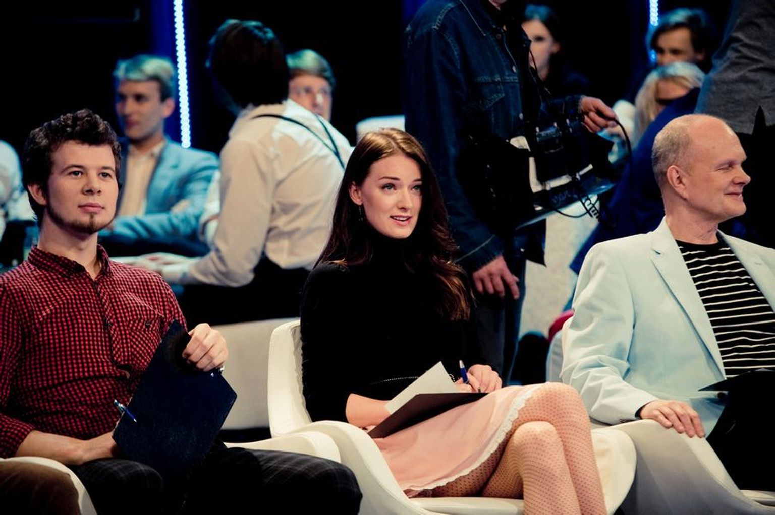 Lauljatar Eda-Ines Etti on kirglik suitsetaja?