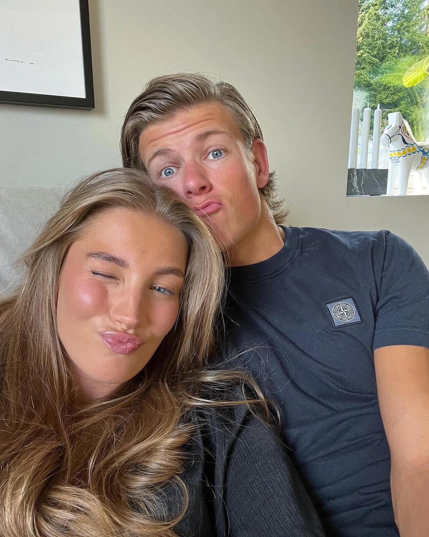 Klæbo pruut lendab teda kaugelt vaatama, aga suusaäss armsamaga kohtuda ...