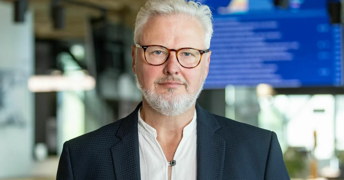 MARTIN EHALA Kasvatusest on pesuveega ka laps välja visatud