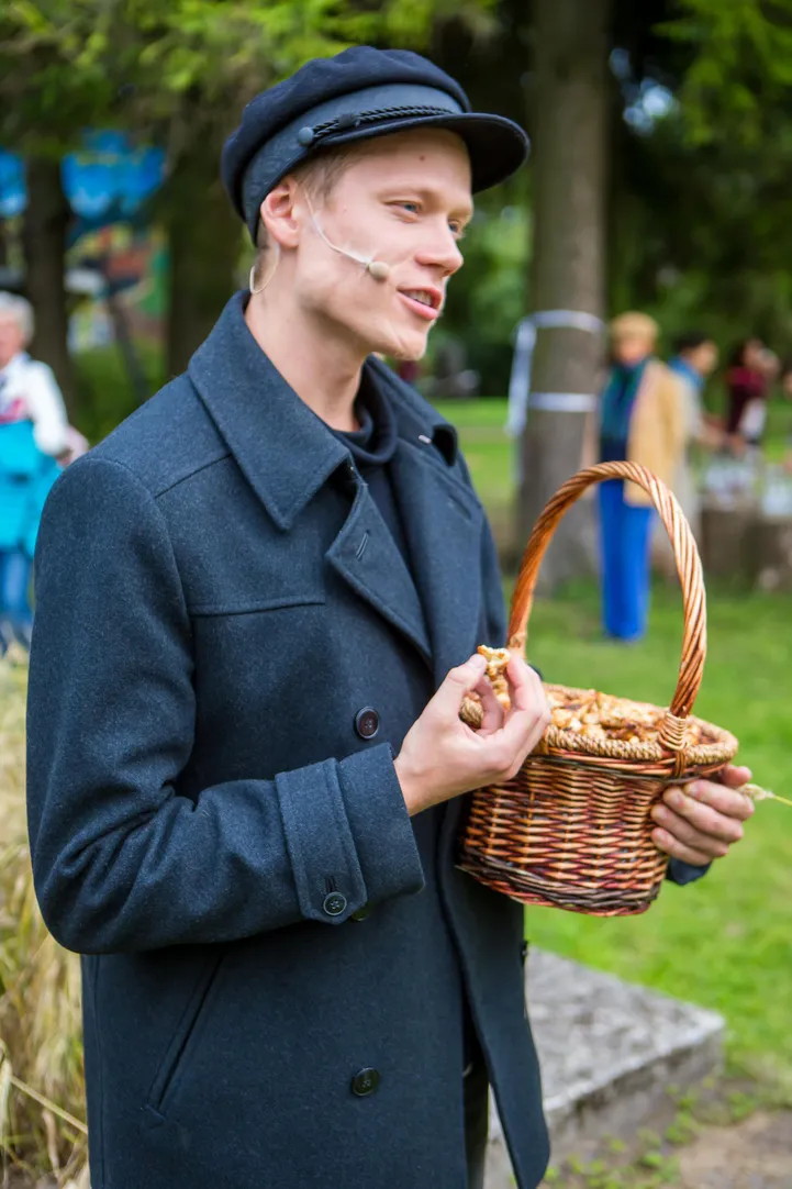 NÄITLEJAST PRESSIESINDAJAKS Linnateatrisse tööle asunud Sander Rebane ...