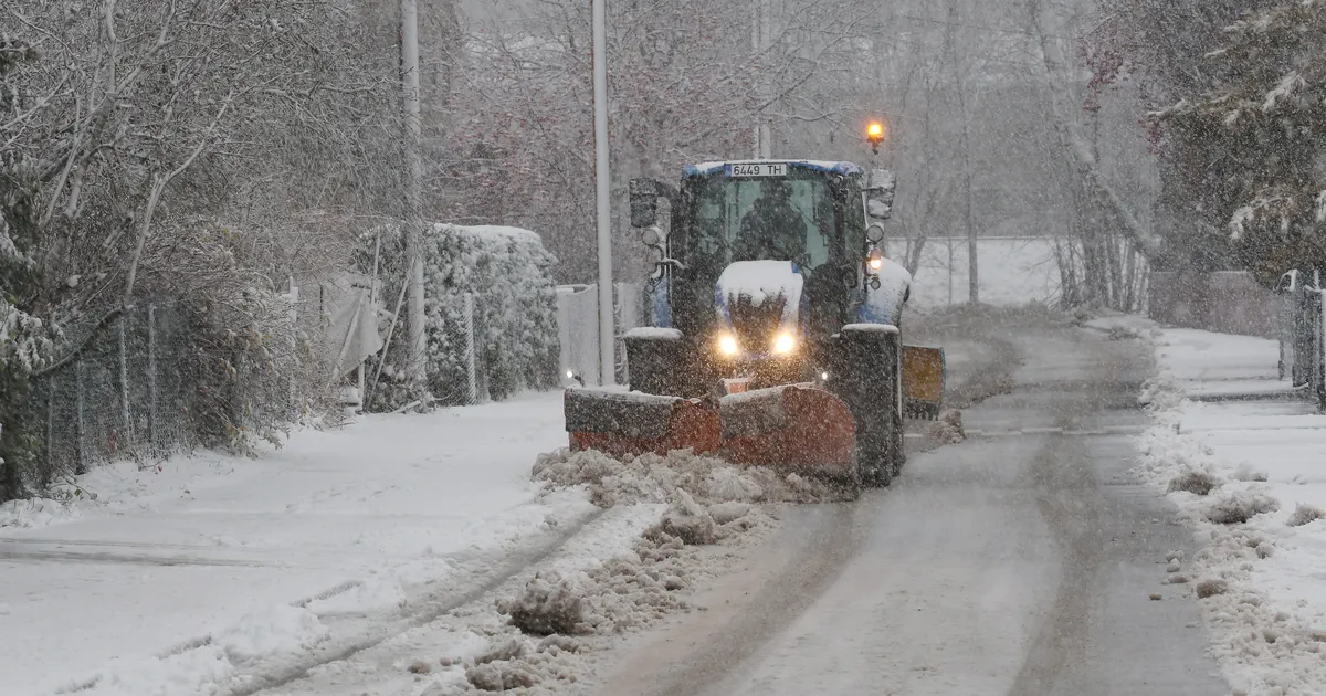 GALERII Esimene lumi annab sahkadele ja kojameestele tööd