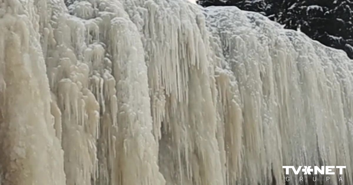 FOTO UN VIDEO Jegalas ūdenskritumā Igaunijā izveidojušās "ledus alas"
