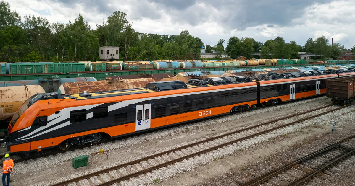 Uus Elroni rong jõudis Valka, Tartus saab seda näha pärast kella 20
