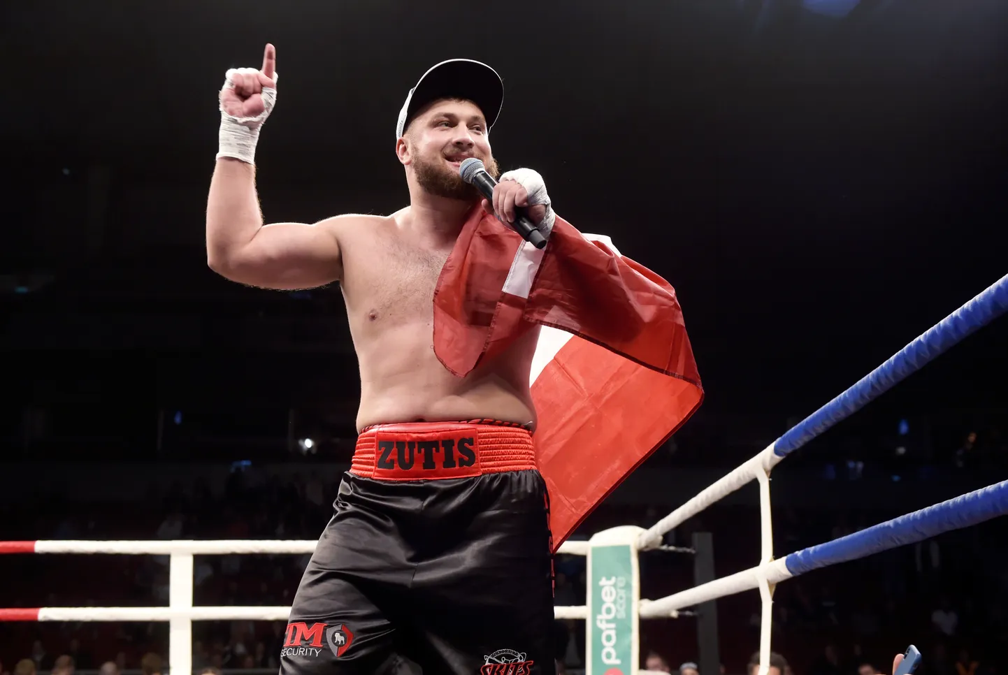 Turpinās skatīt krimināllietu pret bokseri Zuti par jaunieša piekaušanu