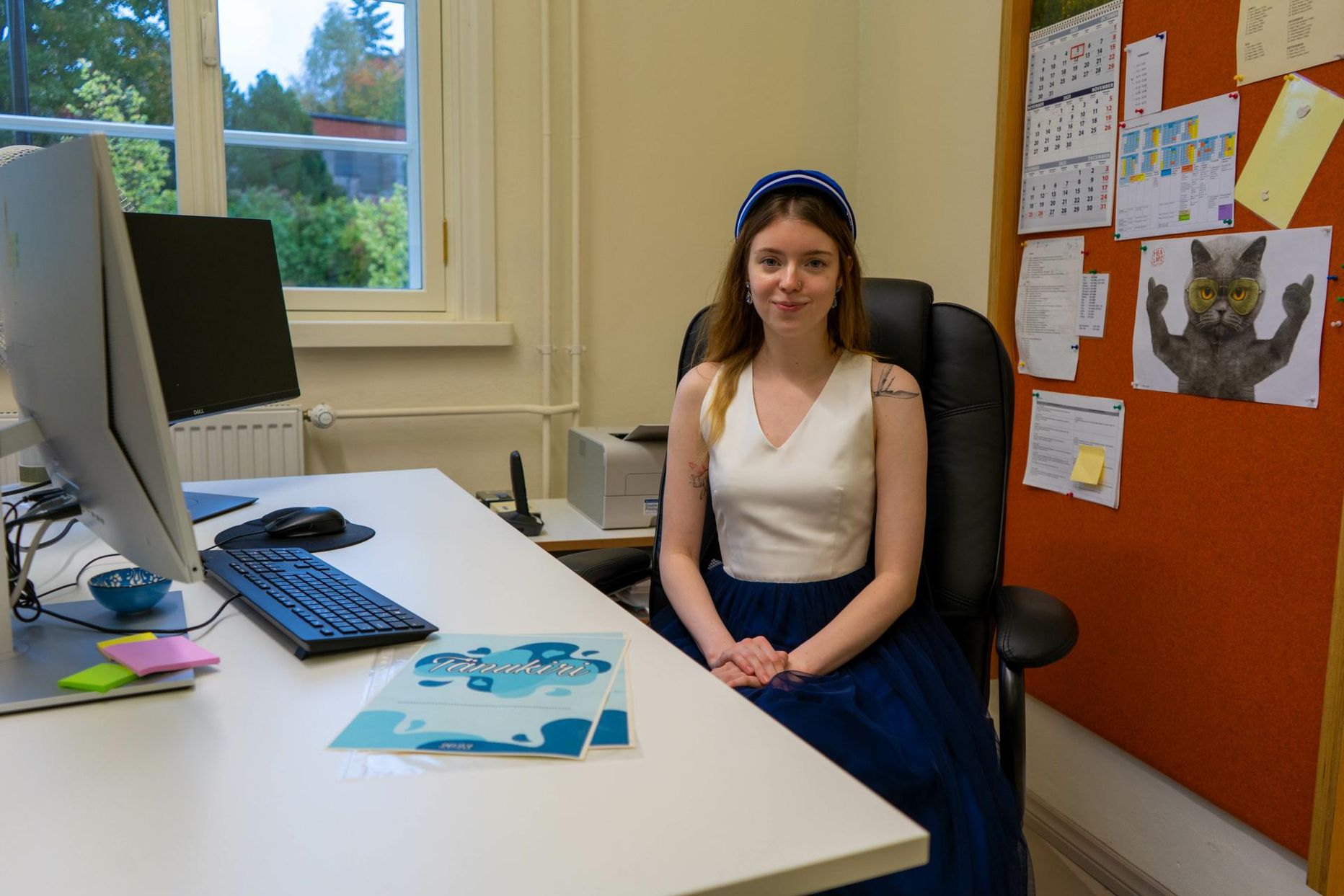 ÕPETAJATE PÄEV Viljandi gümnaasiumi "uuel" direktoril oma eelkäijale ...